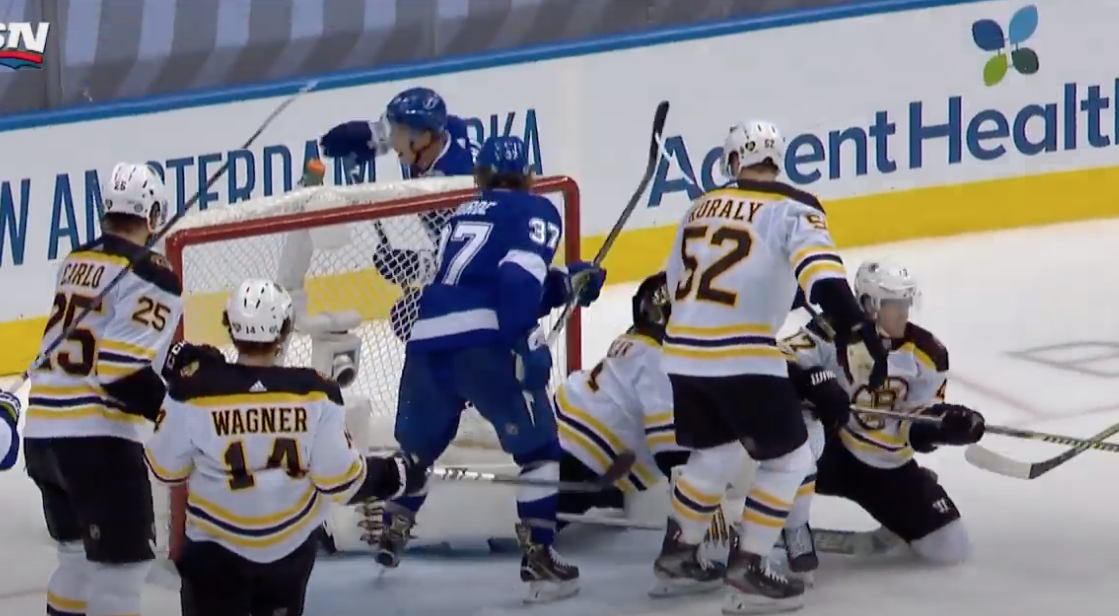 Hockey30 | Les séries ATROCES de Torey Krug se poursuivent ...
