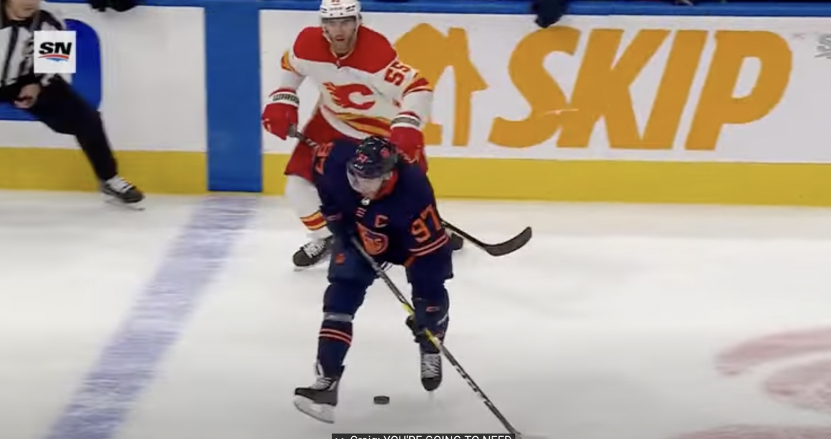 Hockey30 | Vidéo: Connor McDavid BETWEEN the LEGS...